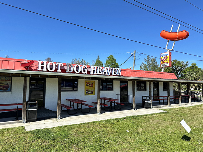 Hot Dog Heaven's classic roadside charm proves that sometimes the best meals come with the simplest presentation.