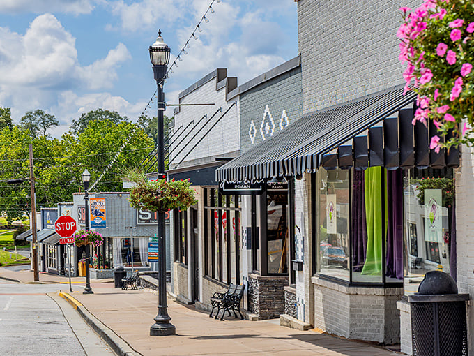 Inman's Main Street looks like it was plucked straight from a Norman Rockwell painting, complete with charming storefronts and old-fashioned lampposts.