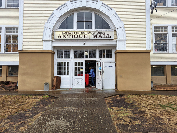 The historic Lafayette Schoolhouse welcomes treasure hunters through its grand arched entrance. Learning was never this fun when it was actually a school!