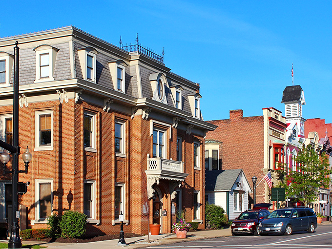 When small-town charm meets architectural elegance, you get streetscapes that make your heart skip a beat.