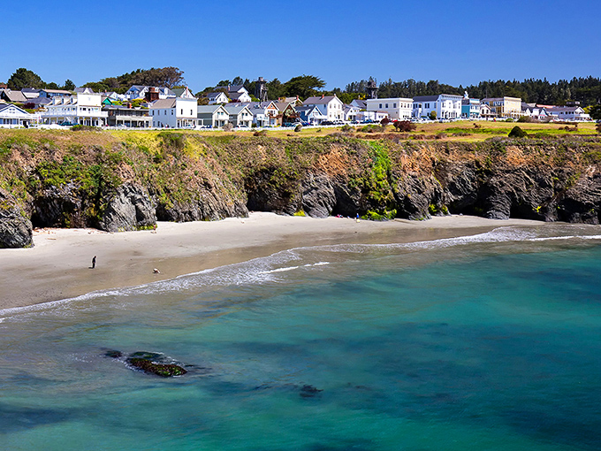 Victorian houses perch on dramatic cliffs like a scene from Murder, She Wrote – but friendlier!