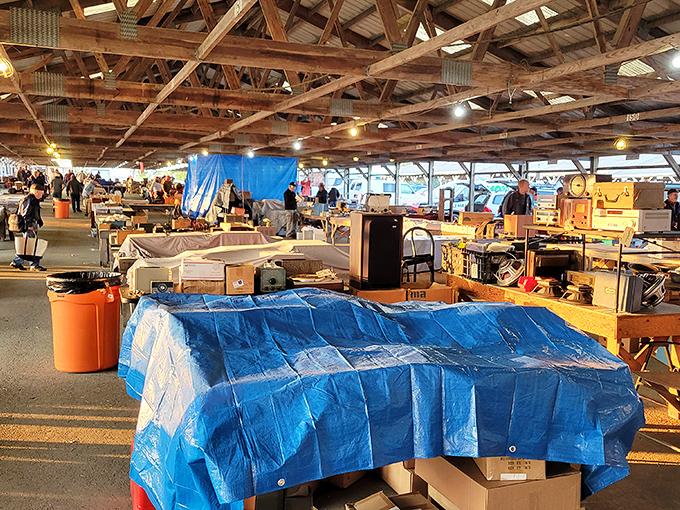 Under these rustic beams, bargain hunters become treasure seekers in Renninger's wonderfully chaotic indoor wonderland.