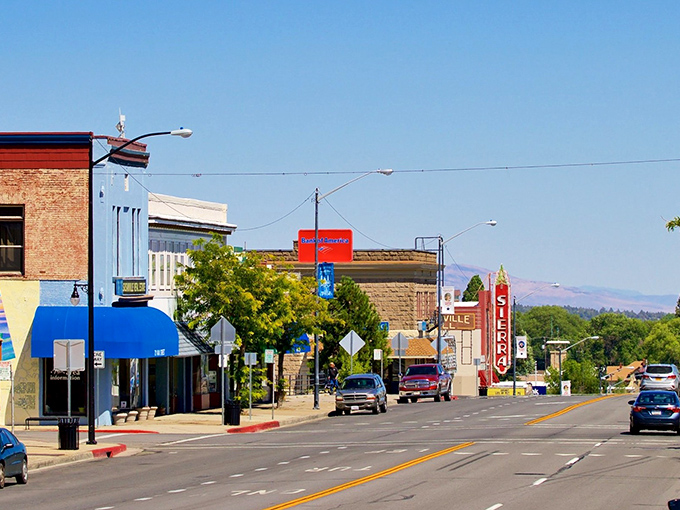Main Street Susanville looks like Mayberry got a California makeover - complete with mountain views! 