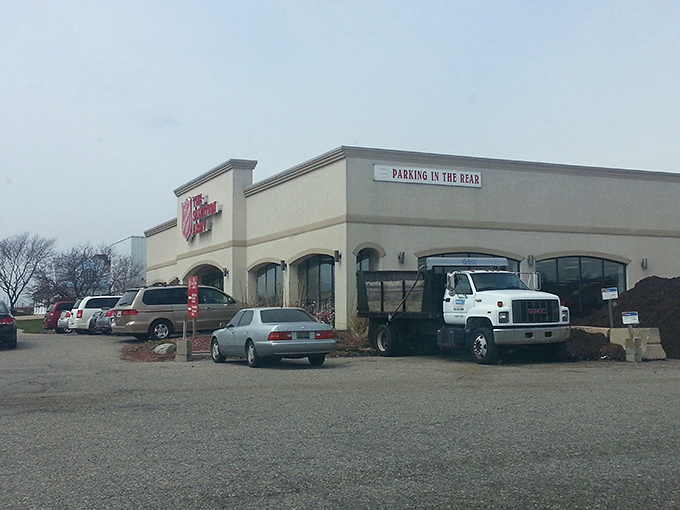 Look at that parking lot - it's like a treasure hunter's convention gathering before the big adventure begins!