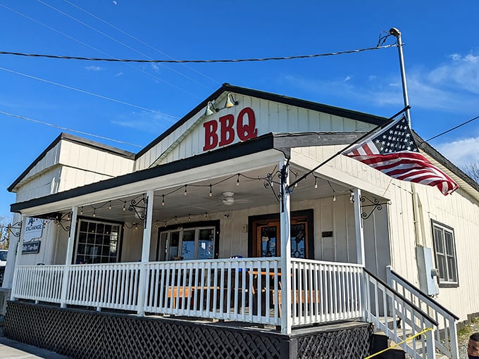 When the parking lot's this packed, you know the locals have found something special worth sharing.