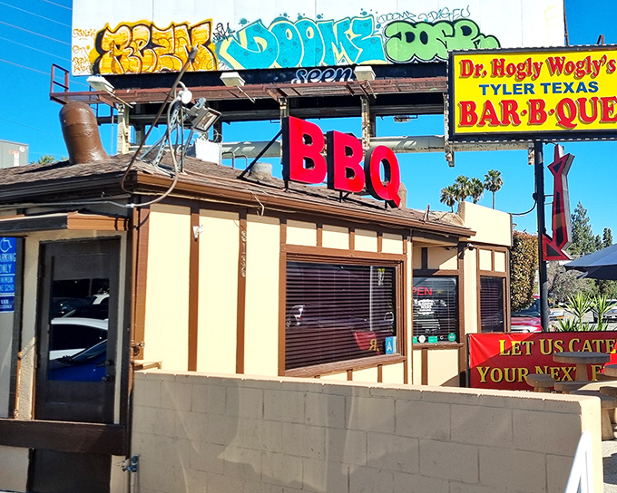 When your restaurant needs this much signage, you know the ribs inside are worth shouting about.