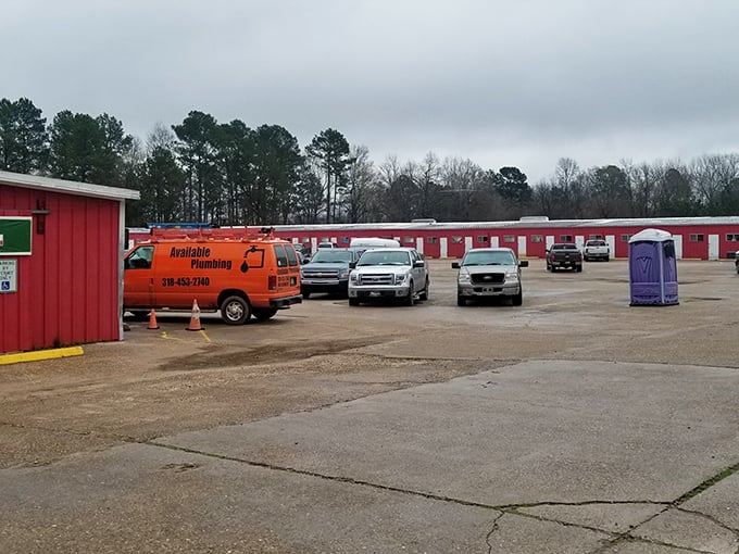 When the lot fills up like this, you know you've found something special worth the drive.