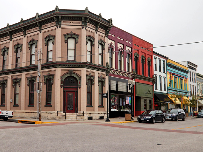 Historic storefronts in downtown Hannibal stand shoulder-to-shoulder like old friends catching up after decades apart.