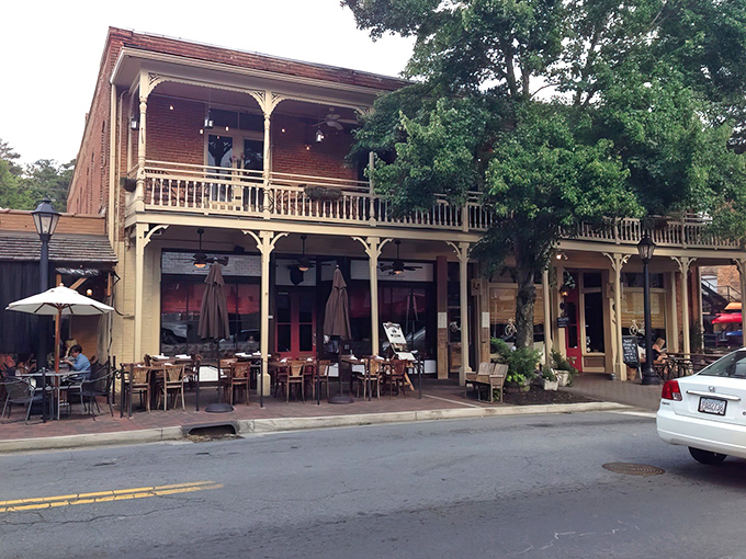 Outdoor dining at Little Alley feels like stepping into a charming European bistro, but with steaks that speak pure American indulgence.