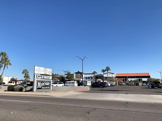 Vintage paradise with palm trees! Merchant Square's sprawling complex is where desert sunshine meets the thrill of antique discovery.