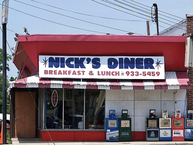 When a diner's sign is this bold and proud, you know they're not messing around with mediocre meals.