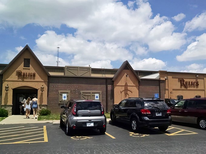 When the parking lot's this full, you know locals have discovered something special worth the drive.