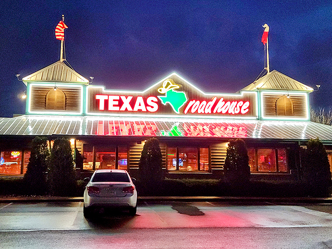 When the neon lights up at dusk, you know tender steaks and that famous cinnamon butter await inside.