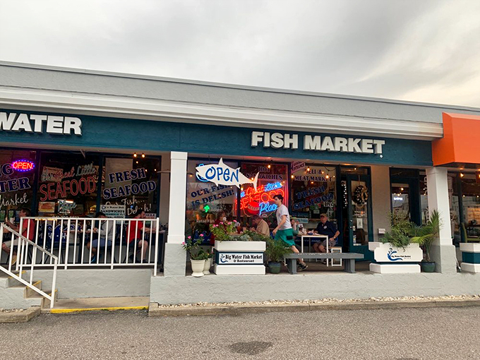 "Open" signs and neon lights beckon hungry visitors to this unassuming seafood haven where freshness isn't just advertised&mdash;it's guaranteed.