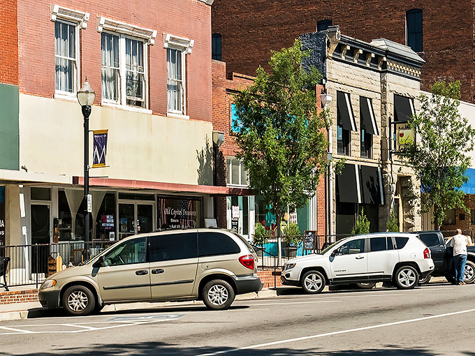 The heart of downtown beckons with brick buildings that have witnessed more Georgia history than most history books actually cover.