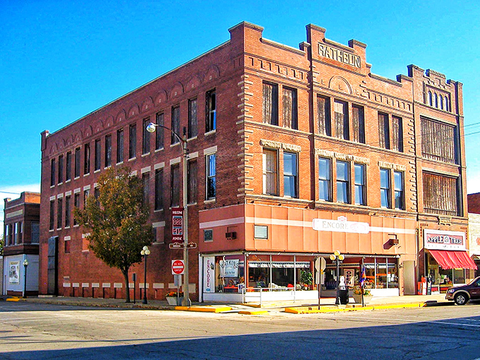 The 1898 Rathbun Building stands as a testament to when architecture had personality. Those brick details weren't just decorative&mdash;they were showing off.