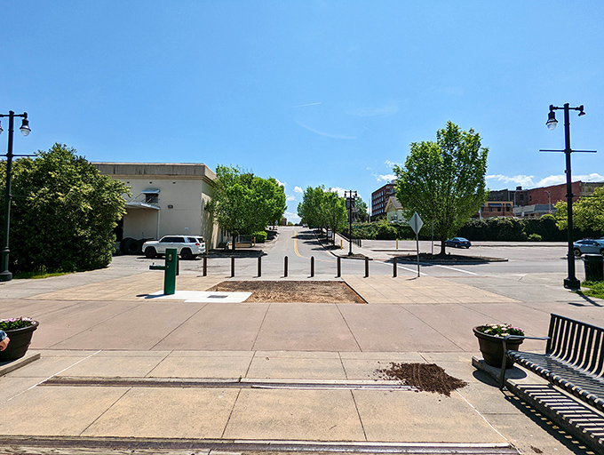 Even the parking areas in Maryville have a certain zen-like tranquility. No aggressive parking garage spirals here&mdash;just open sky and possibility.
