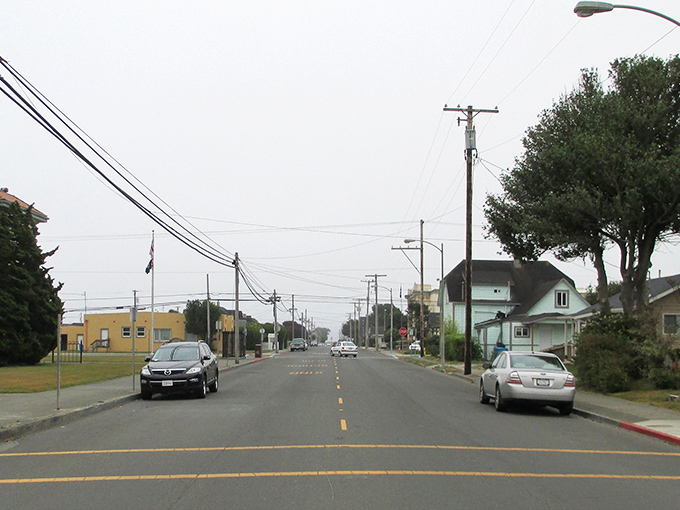 Main Street simplicity at its finest. No traffic jams here&mdash;just wide-open roads where locals wave as they pass and nobody's in a particular hurry.
