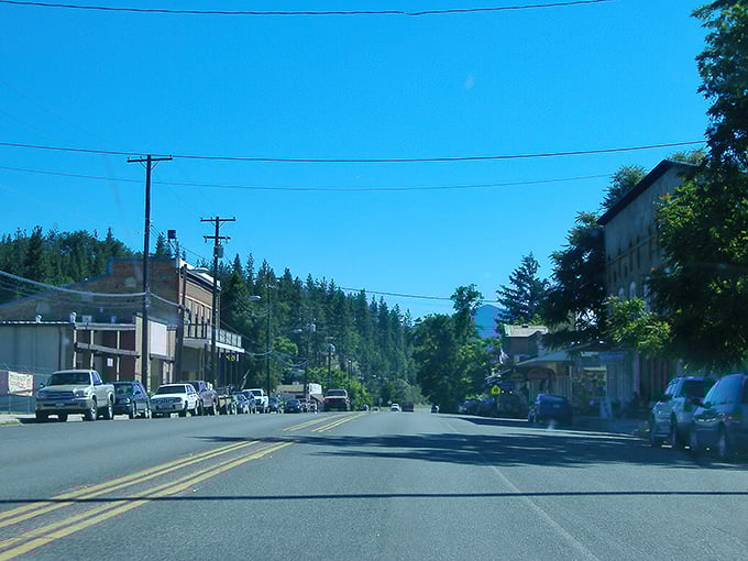 Main Street simplicity at its finest. No traffic jams, no parking meters &ndash; just the kind of downtown where shopkeepers might actually remember your name.