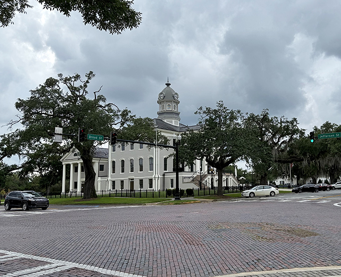  The beautiful courthouse stands proudly in Thomasville, surrounded by oak trees and brick streets, creating a timeless small-town charm.