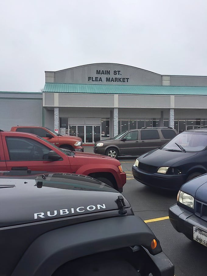 Where vehicles of all stripes gather like eager shoppers themselves, the Main St. Flea Market's mint-green trim has become a beacon for bargain seekers.