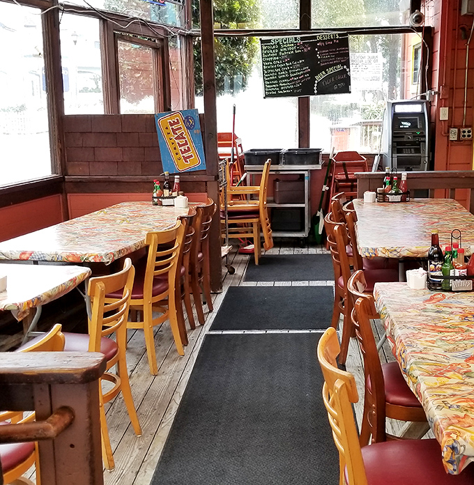 Inside, colorful oilcloth-covered tables and wooden chairs create that perfect "we've-been-here-forever" vibe. Like dining in your favorite aunt's beach cottage&mdash;if she were an amazing seafood cook.