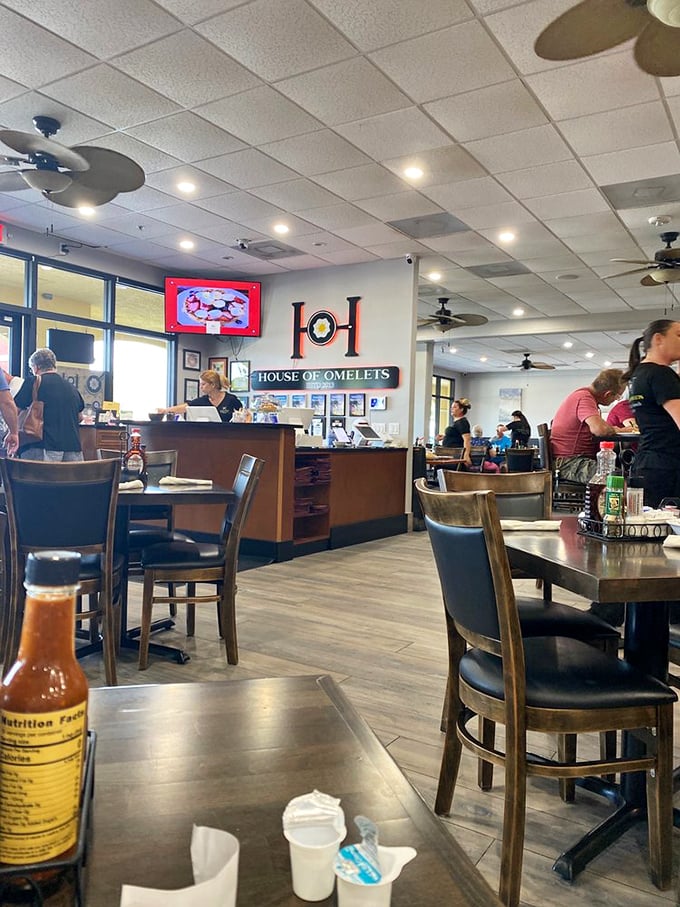 Clean lines, comfortable booths, and ceiling fans spinning lazy circles &ndash; this is breakfast without the theatrical nonsense.