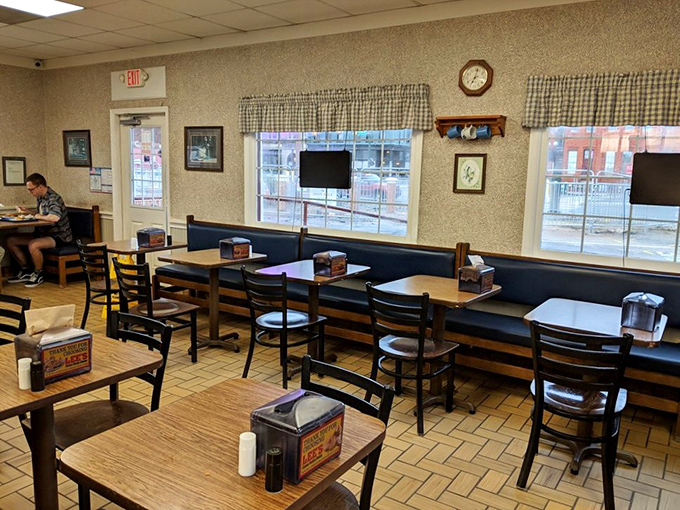 Simple, homey, and unpretentious—the dining area says, "We're not here for the ambiance, folks. We're here for chicken that'll change your life."