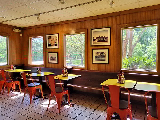 Wood paneling and red chairs create that perfect "focus-on-the-food" atmosphere. No distracting chandeliers here, just the promise of barbecue bliss.
