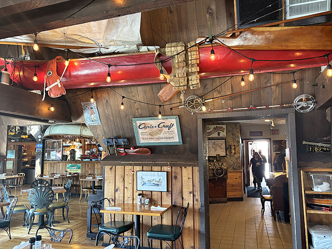 Step inside and you're transported straight to Boston &ndash; wooden tables, simple chairs, and not a palm tree in sight. Pure New England comfort.