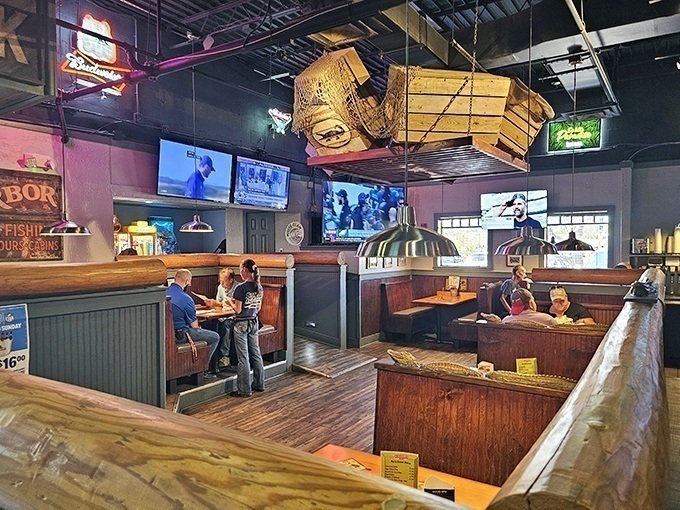Wooden booths, hanging canoes, and enough TVs to satisfy even the most dedicated sports fan&mdash;this is Florida's idea of cozy.