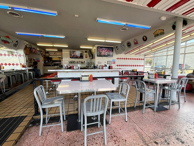 Inside, wooden walls and "SOUTHERN" signs aren't trying to create a theme&mdash;they're just telling you what's about to happen to your taste buds.