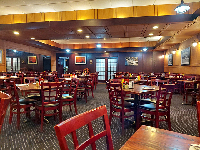 Warm wood paneling and comfortable seating create that perfect "welcome home" feeling&mdash;like Grandma's dining room, if Grandma were a seafood savant.