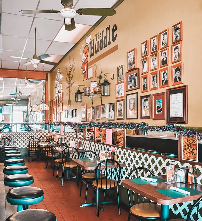 Decades of San Diego memories line the walls, while the lattice dividers create that perfect "I'm-in-a-classic-American-diner" feeling we all crave.