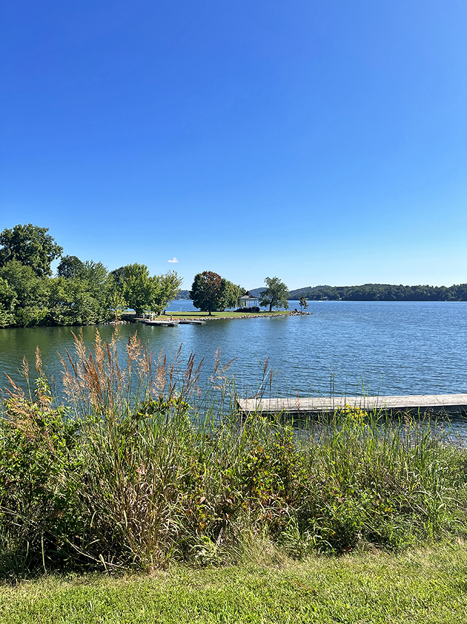 Mother Nature showing off her blue period. Picasso had nothing on this masterpiece of sky meeting water at Claytor Lake.