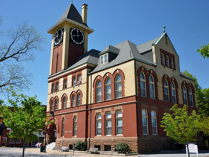 This magnificent brick City Hall could make even the most dedicated modernist whisper, "They just don't build 'em like they used to."