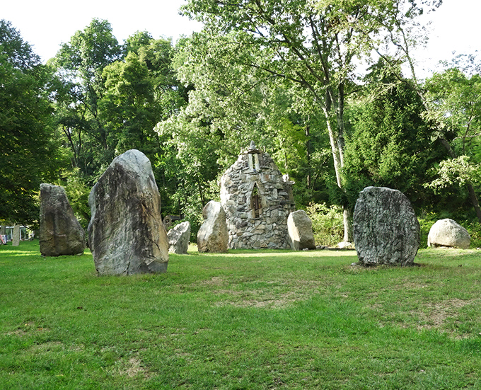 Ancient meets modern in this stone circle surrounding a chapel. Like Stonehenge's laid-back Pennsylvania cousin who decided to add some architectural flair.