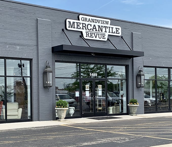 The entrance is both understated and inviting, like that friend whose home always makes you feel simultaneously impressed and comfortable.