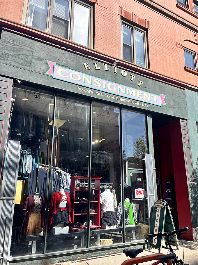 Like a fashion oasis on North Broadway, Elliott's window display showcases a carefully curated selection that whispers, "Yes, you can afford me."