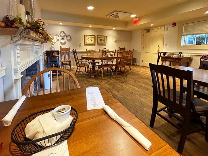 Dining rooms that feel like home, if your home happened to be a perfectly preserved slice of Tennessee history with impeccable taste.