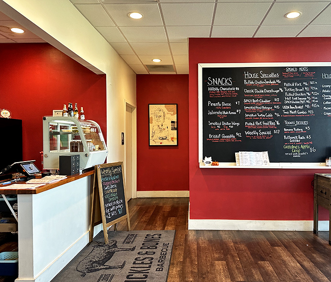 No-frills interior with a chalkboard menu that tells you everything you need to know: this place is about the meat, not the d&eacute;cor.