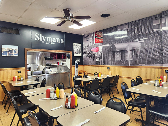 No-frills dining at its finest&mdash;where the d&eacute;cor takes a backseat because the sandwiches are the real showstoppers.