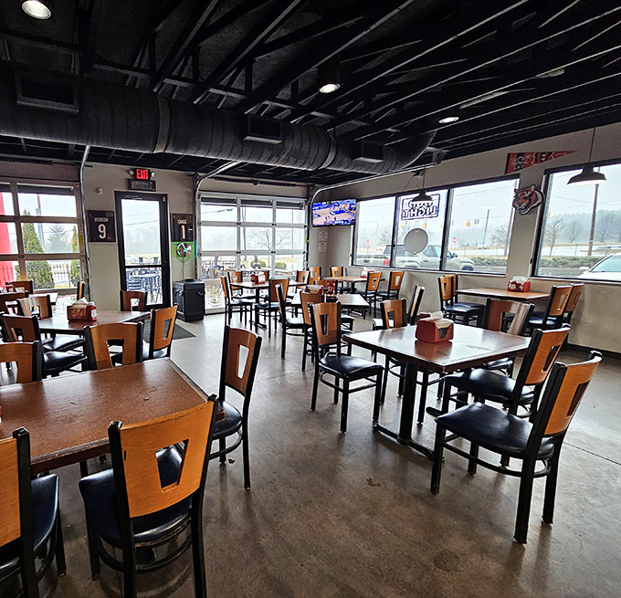 Industrial-chic meets comfort in this no-nonsense dining room where the focus is squarely on what matters &ndash; the food, not the frills.