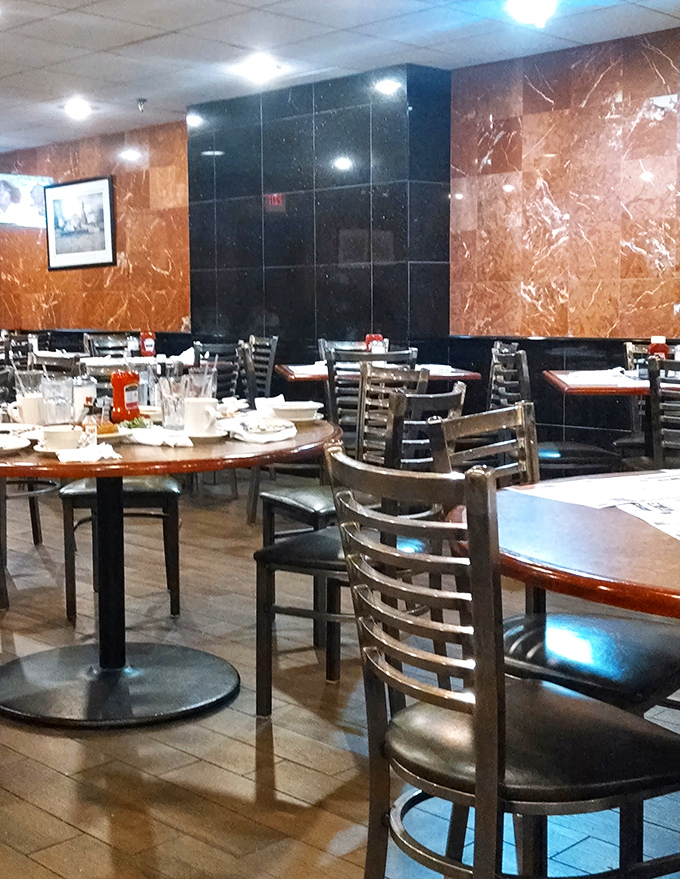 Marble walls and comfortable seating create that perfect diner atmosphere&mdash;fancy enough to impress but casual enough that you can show up in sweatpants.