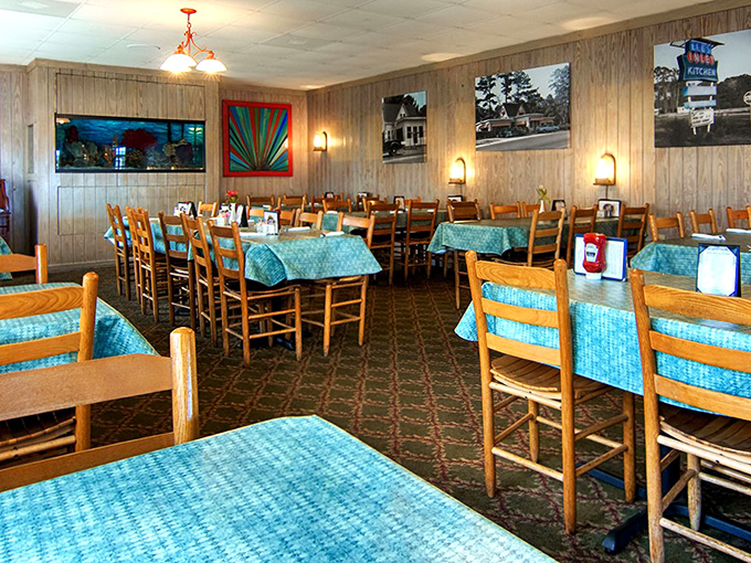 Turquoise tablecloths and wooden chairs create that perfect "come as you are" atmosphere where memories are made between bites of legendary seafood.