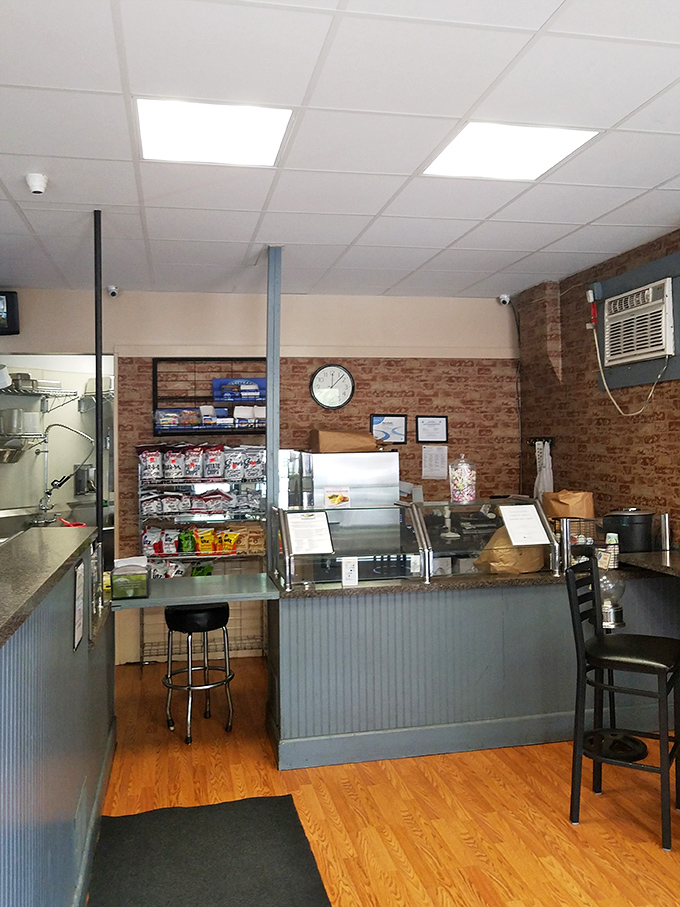 No-frills interior with exposed brick walls tells you everything: Speed's focuses on sandwich perfection, not fancy decor. The priorities are deliciously right.