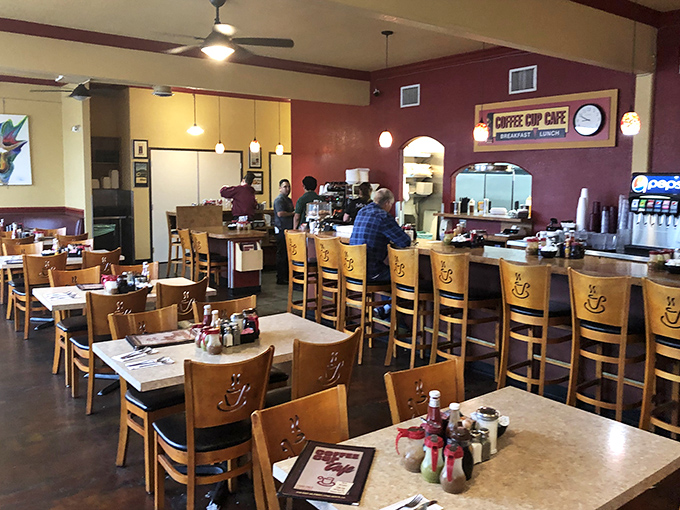 Those smiley-face chairs know something you're about to find out: happiness comes on a plate here.