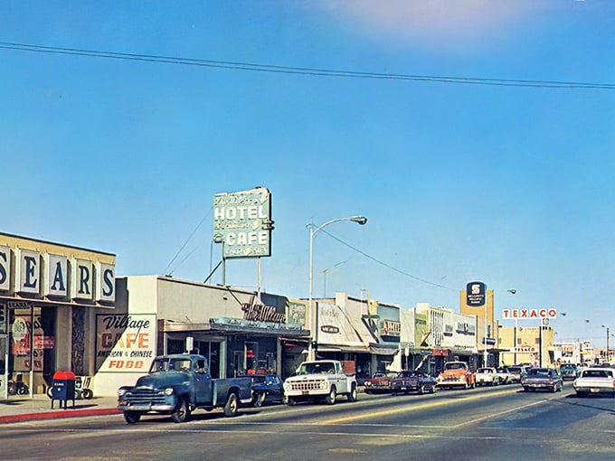 Vintage Barstow captures a moment when Sears was king and classic American cars ruled the roads. Norman Rockwell would've added this to his portfolio.