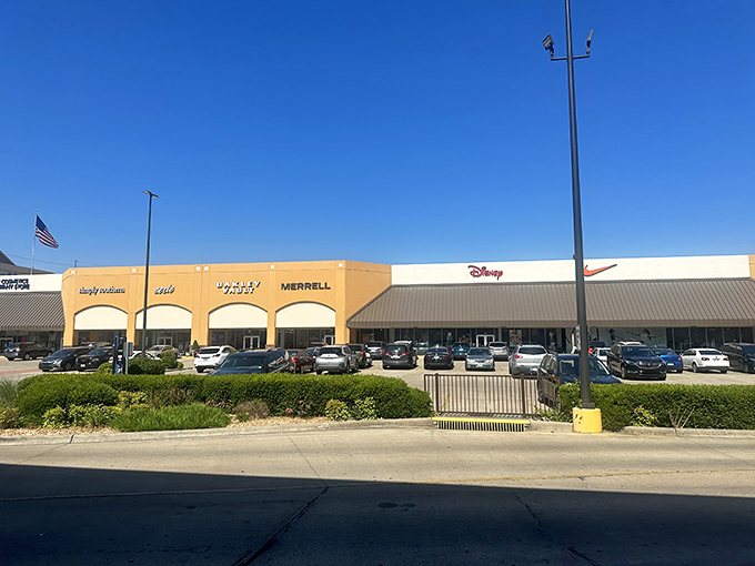 Retail therapy under the big Missouri sky. Disney, Merrell, and more await shoppers looking for brand names without the brand-name prices.