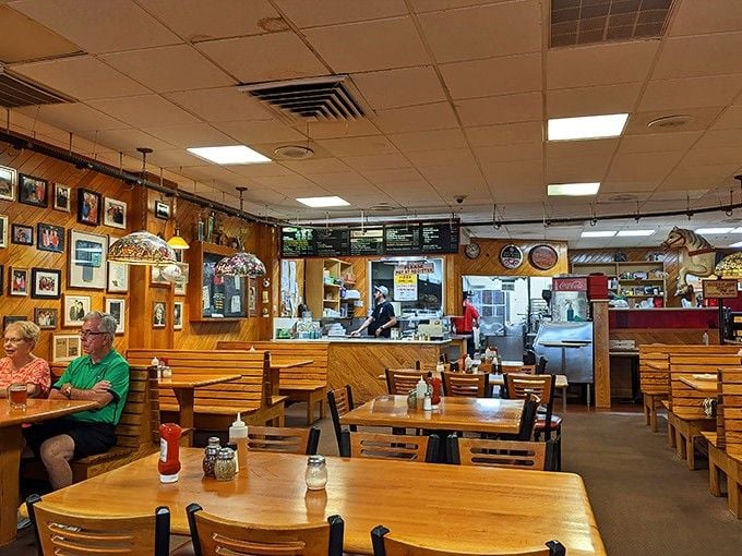 "Home of the Famous NIC-O-BOLI" says it all &ndash; this is where legends are born, one slice at a time.